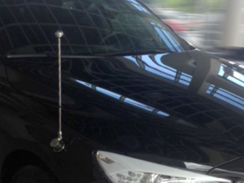Fender-Mounted CarFlags and Flagpoles for Diplomatic Cars | Brandspot